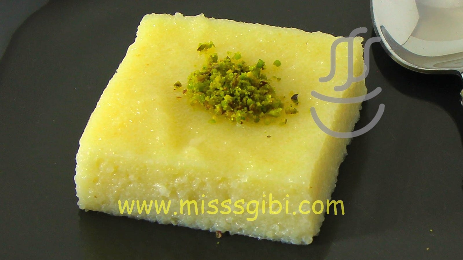 İrmik Tatlısı Nasıl Yapılır? - MisssGibi Yemek Tarifleri