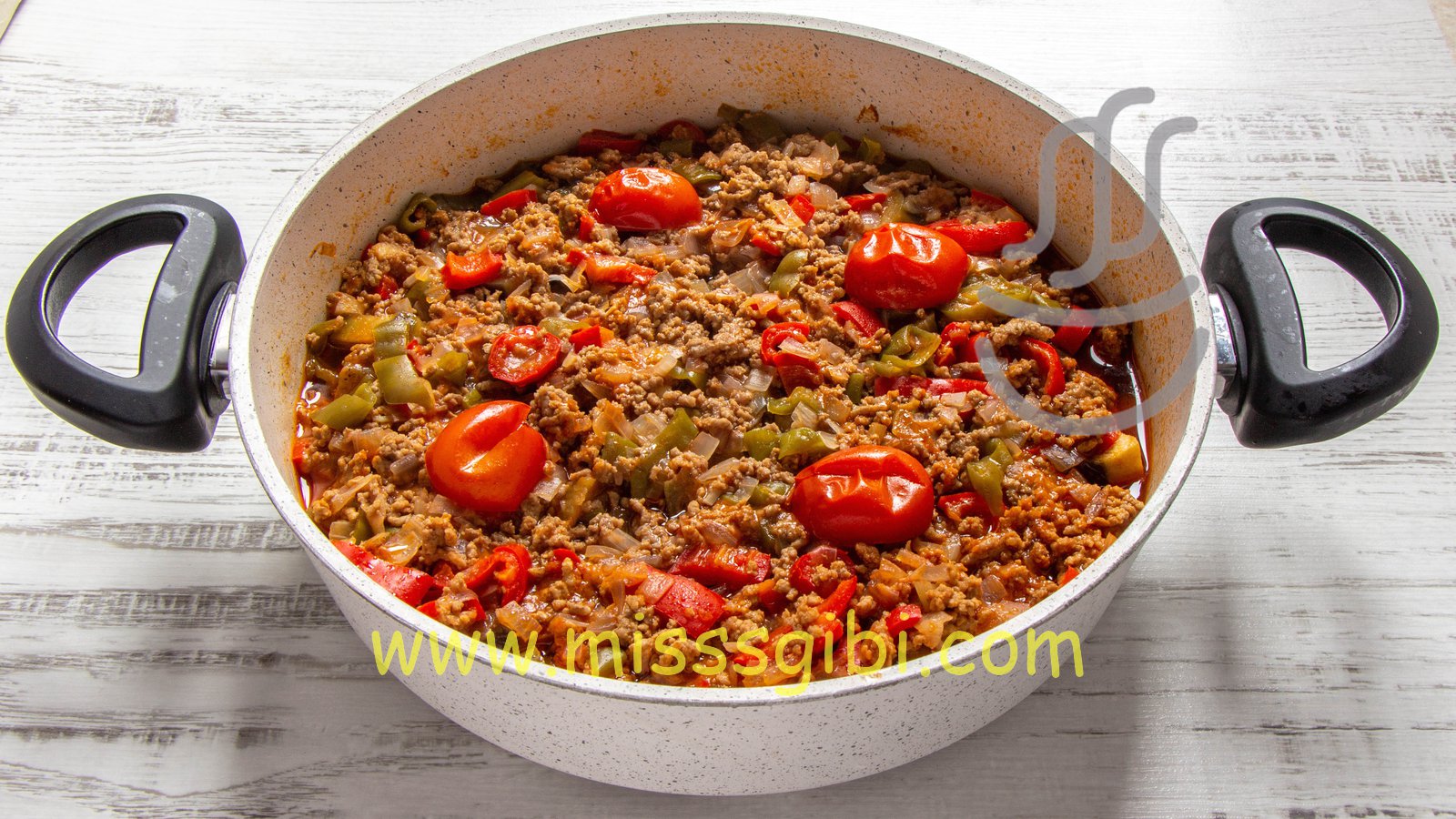 Tencerede Patlıcan Musakka - MisssGibi Yemek Tarifleri